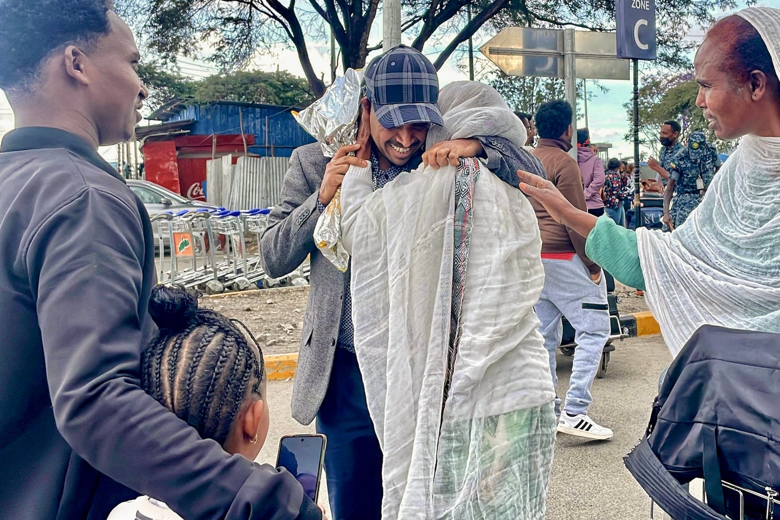 Family In Ethiopia Separated By The Civil War Are Finally Reuniting ...